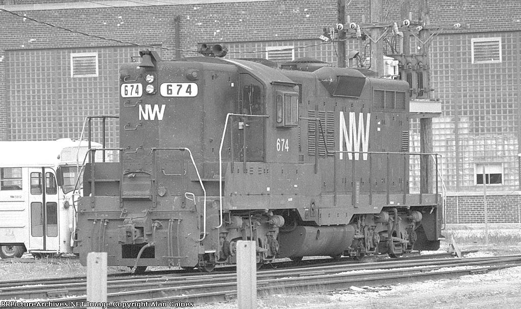 N&W GP-9 674
